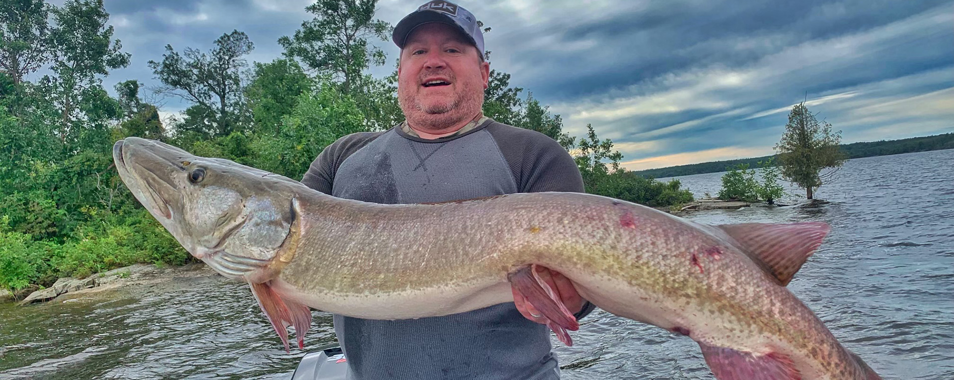 Crow Rock Lodge | Trophy Fishing, Dining, Relaxing | Kenora, Ontario